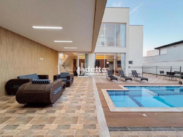 Casa no condomínio Reserva dos Ipês disponível para venda em Uberlândia MG