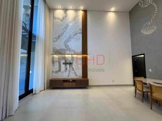 Casa no Condomínio Reserva Ipanema com piscina
