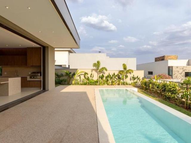 Casa no condomínio Reserva Santa Luísa para venda com 4 quartos, sendo 4 suítes, 424m² theremaxcol