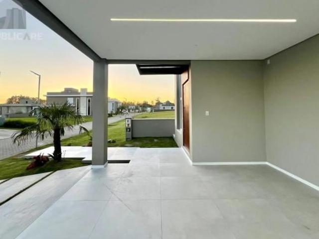 Casa no Condomínio Reservas do Lago em Nova Santa Rita