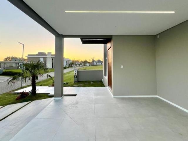 Casa no Condomínio Reservas do Lago em Nova Santa Rita