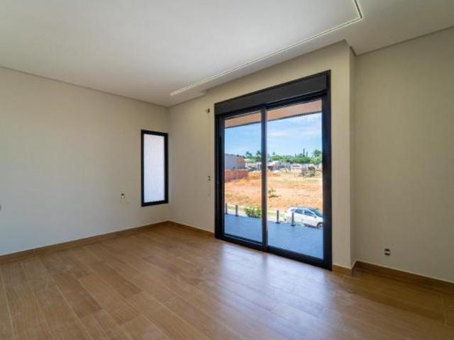 Casa no condomínio Residencial Campos de Medeiros para venda com 3 quartos, sendo 3 suítes, 279m²