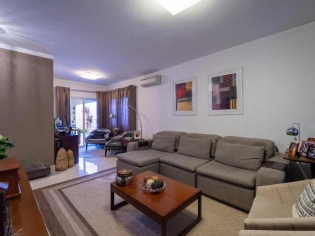 Casa no condomínio Residencial Bosque dos Jatobás para venda com 3 quartos, sendo 1 suíte, 230m²