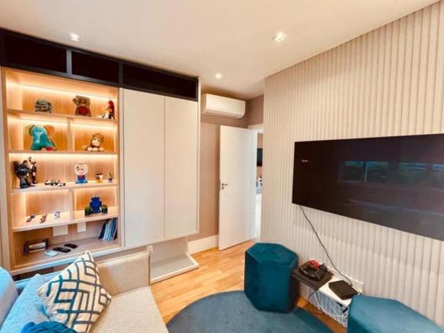 Casa no condomínio Residencial Genesis 1 Alphaville para venda com 5 quartos, sendo 5 suítes, 333m²