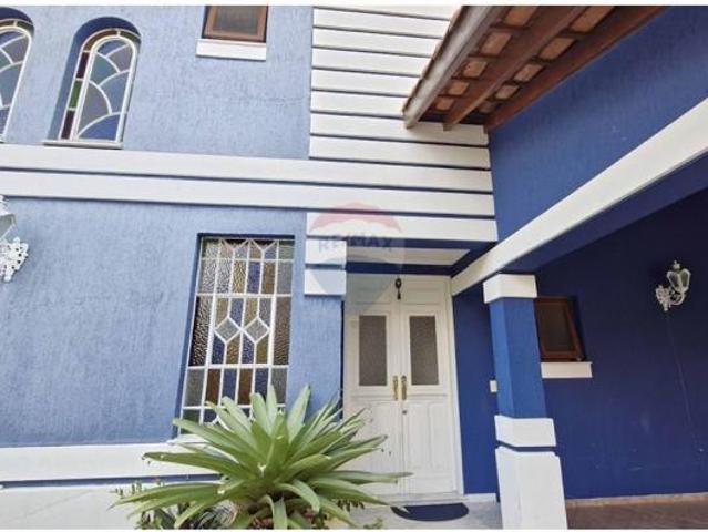 Casa no condomínio Residencial da Serra para venda com 3 quartos, sendo 1 suíte, 310m²