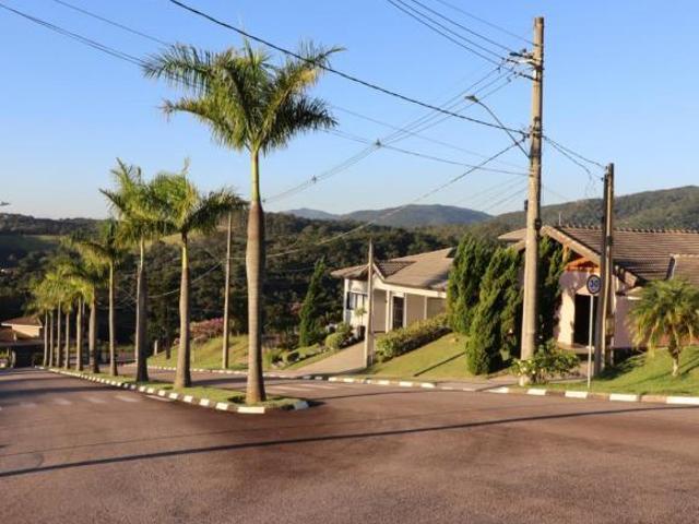 Casa no condomínio Residencial Morada do Sol para venda com 4 quartos, sendo 4 suítes, 445m² there