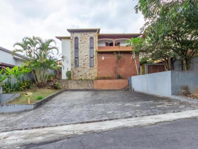 Casa no condomínio Residencial Nova Higienópolis para venda com 5 quartos, sendo 3 suítes, 438m²