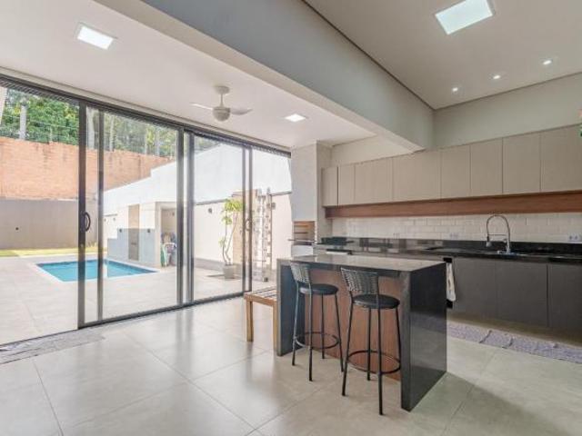 Casa no condomínio Residencial Sao Bento para venda com 3 quartos, sendo 1 suíte, 170m²