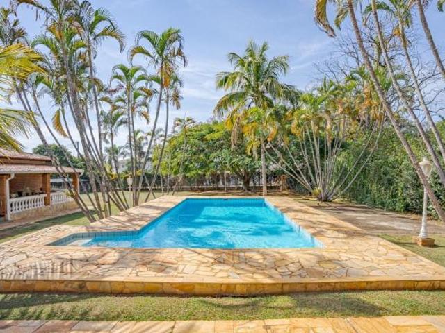 Casa no condomínio Residencial Shangrilá para venda com 3 quartos, sendo 1 suíte, 476m²