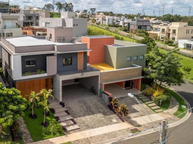 Casa no condomínio Residencial Parque dos Alecrins para venda com 4 quartos, sendo 4 suítes, 275m²
