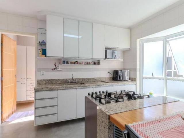 Casa no condomínio Residencial Recanto dos Pássaros para venda com 3 quartos, sendo 3 suítes, 220m²
