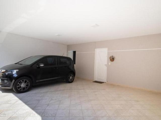 Casa no condomínio Residencial Recanto dos Pássaros para venda com 3 quartos, sendo 3 suítes, 220m²