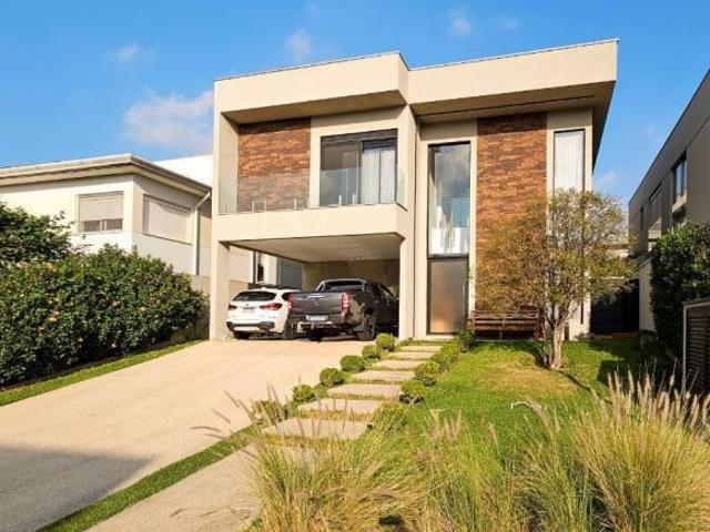 Casa no condomínio Residencial Tamboré 11 Terras de Provence para venda com 4 quartos, sendo 4 suíte