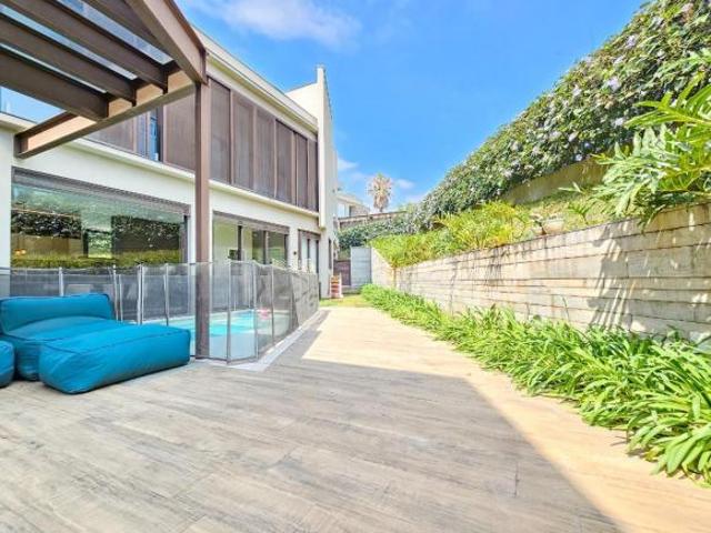 Casa no condomínio Residencial Tamboré 11 Terras de Provence para venda com 4 quartos, sendo 4 suíte