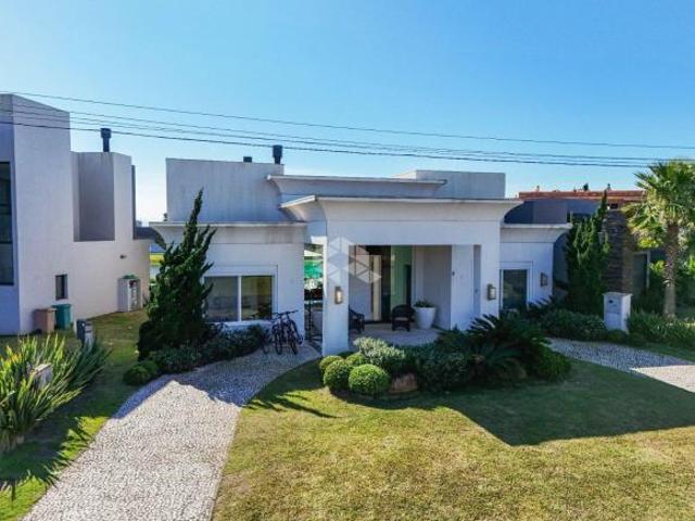 Casa no Condomínio Riviera em Xangri Lá, 04 dormitórios, 04 suítes, 02 vagas, piscina