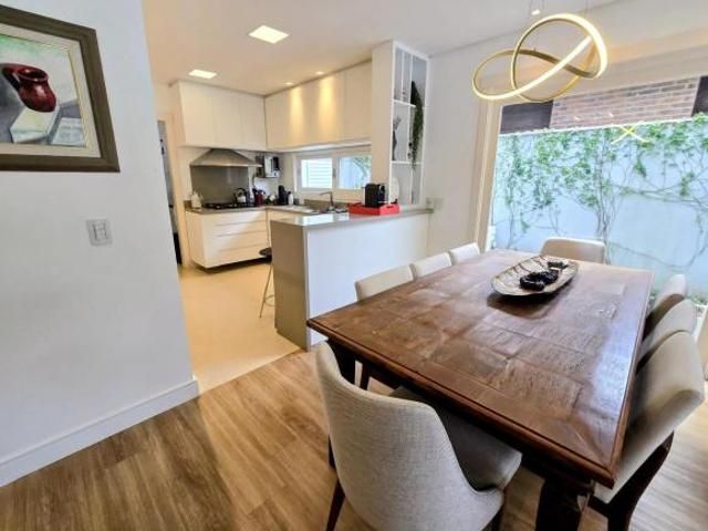 Casa no Condominio Terra Ville, com 3 quartos, piscina aquecida, espera elevador