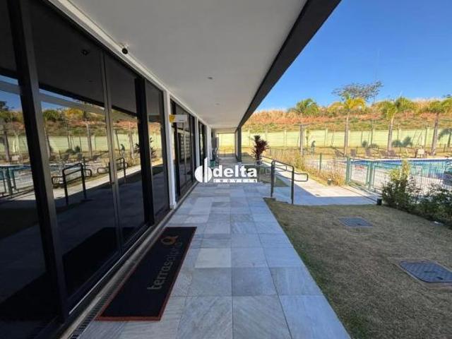Casa no condomínio Terras Alpha disponível para venda em Uberlândia MG