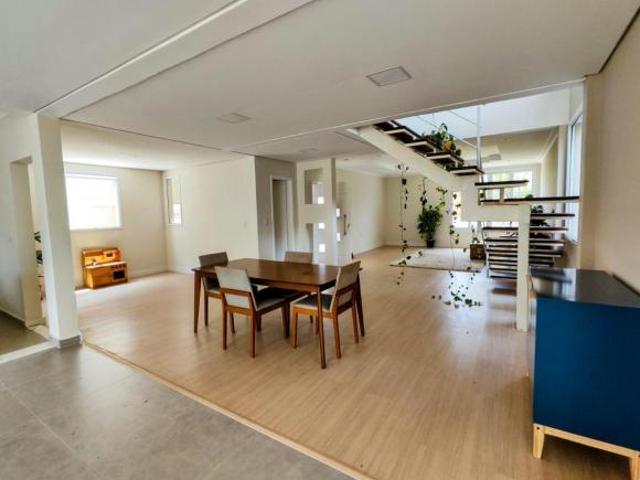 Casa no condomínio Terras de São Francisco para venda com 3 quartos, sendo 3 suítes, 297m²
