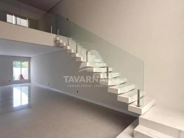 CASA NO CONDOMÍNIO VALE DOS VINHEODOS