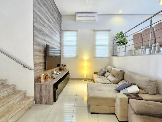 Casa no condomínio Valville para venda com 4 quartos, sendo 3 suítes, 360m²