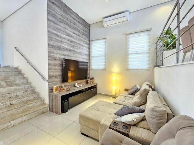 Casa no condomínio Valville para venda com 4 quartos, sendo 3 suítes, 360m²