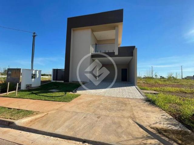 Casa no condomínio Verana, com 3 suites, bairro Jardim Petropolis Várzea Grande / MT R$1.650.000,0