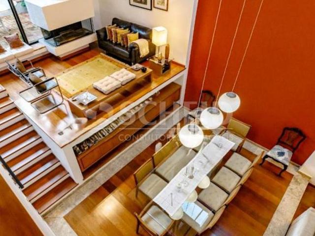 CASA NO CONDOMÍNIO VITÓRIA RÉGIA COM 4 SUÍTES