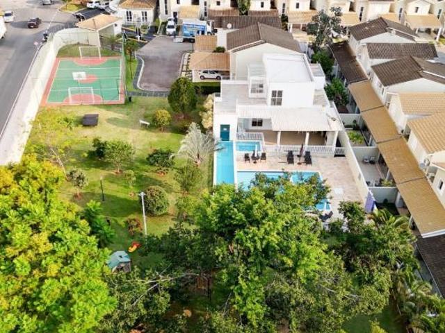 Casa no condomínio Villa Campolim para venda com 3 quartos, sendo 3 suítes, 180m²