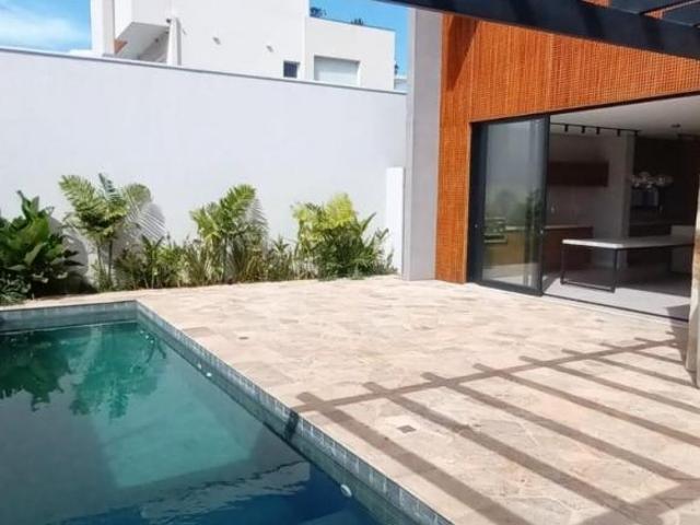 Casa no Condomínio Villa de Capri