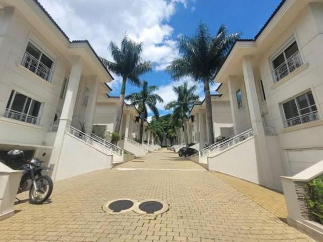Casa no condomínio Villaggio Houda para venda com 4 quartos, sendo 4 suítes, 720m²