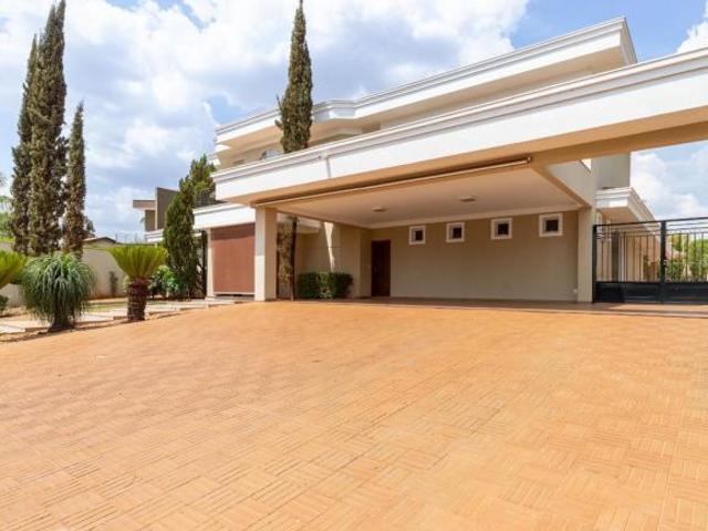 Casa no condomínio Village Bandeirantes II para venda com 4 quartos, sendo 4 suítes, 542m²
