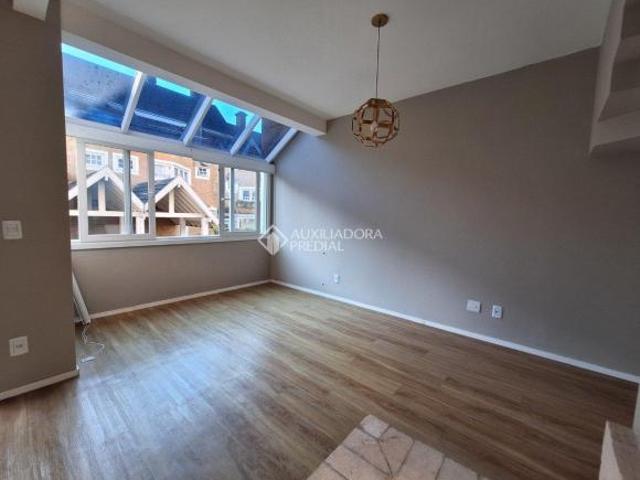 Casa no condomínio Villagio di Lorenzo, em Gramado, com 3 dormitórios 2 suítes,com garagem