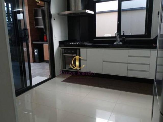 Casa no condomínio Villagio Milano