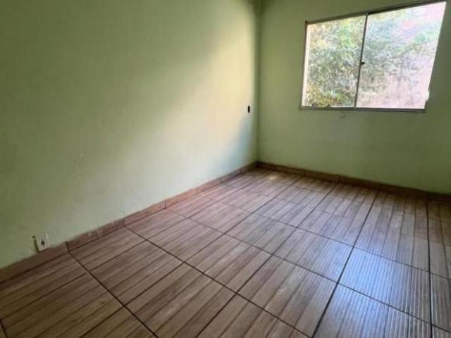 CASA NO CONJUNTO HENRIQUE SAPORI