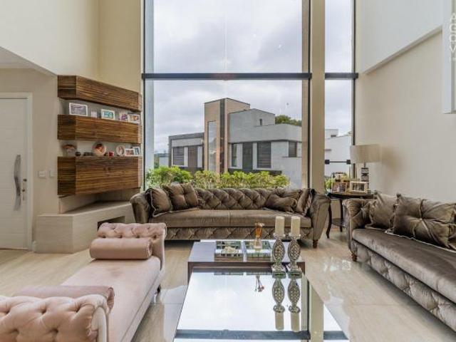 Casa no Costa Ferrara, 03 Suítes, 05 Vagas, Piscina Privativa no Rooftop, Cascatinha, Curitiba
