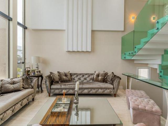 Casa no Costa Ferrara, 03 Suítes, 05 Vagas, Piscina Privativa no Rooftop, Cascatinha, Curitiba