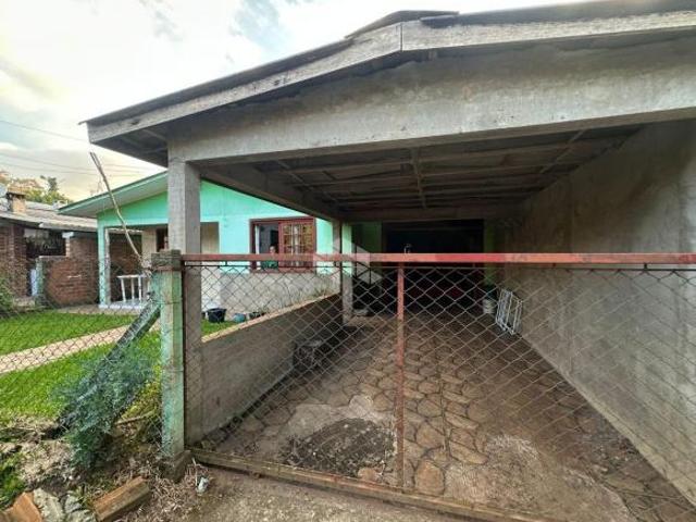 Casa no Desvio Blauth com 03 Dormitórios em Farroupilha, RS