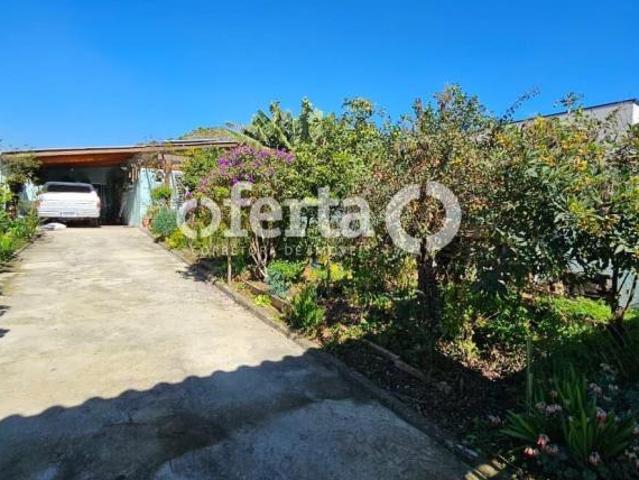 Casa no Estação, em Araucária