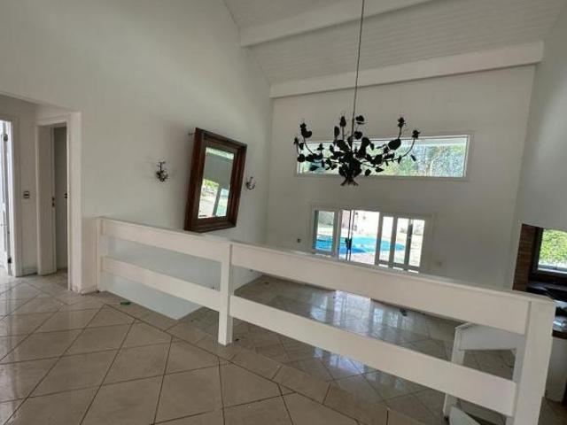 Casa no Estilo Tradicional Americano à Venda no Condomínio Village Vert