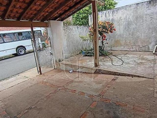 Casa no Figueirinha com 213m² e 2 vagas cobertas