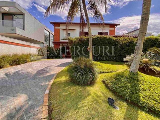 Casa no Guarujá, Condomínio Fechado, Jardim Acapulco, 3 suítes e Piscina Mercuri Imóveis Imobili