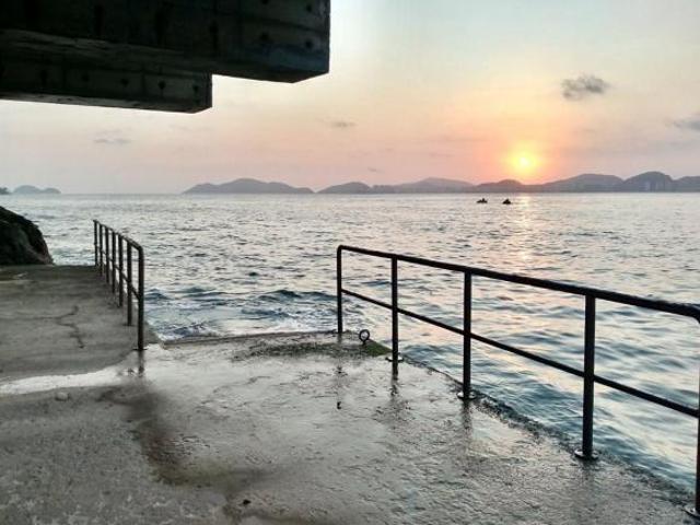 Casa no Guarujá, Enseada, 3 Suítes e Área Gourmet com Vista para o Mar Mercuri Imóveis Imobiliár