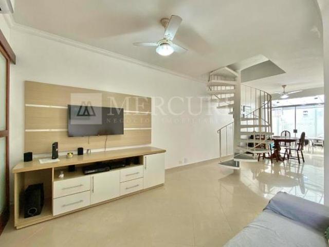 Casa no Guarujá, Enseada, Condomínio Fechado, 3 Quartos 1 Suíte e Espaço Gourmet com Churrasqueira