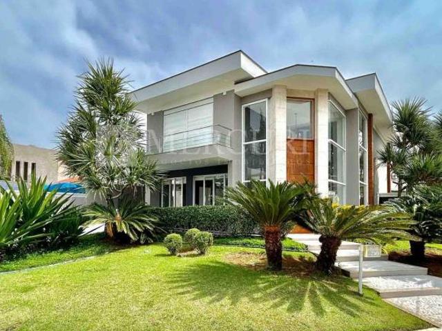 Casa no Guarujá, Jardim Acapulco, Condomínio Fechado, 5 Quartos, 5 Suíte e Sacada Mercuri Imóveis