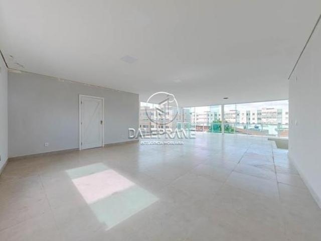 Casa no Guará I | 3 Andares | 4 Suítes | 580m² | R$ 1.500.000