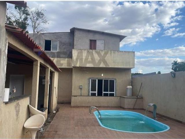 Casa no Guara Park ampla com piscina aquecida