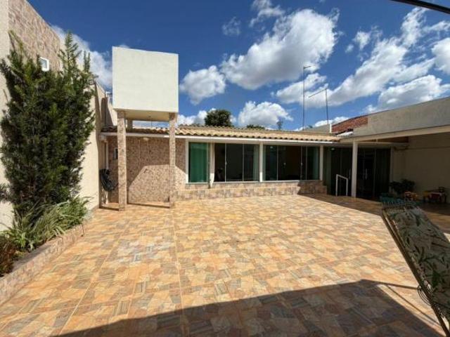Casa no gama, setor sul, 3 quartos, aceita financiamento, casa muito conservada