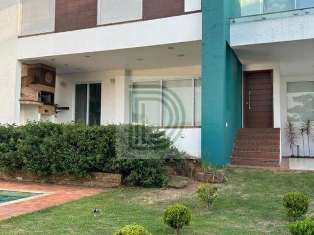 Casa no Golf Park com vista para o Golf Club, 3 suítes, piscina climatizada e 4 vagas