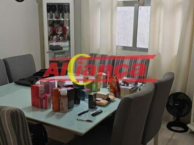 CASA NO GOPOÚVA EM RUA TRANQUILA 3 DORMITÓRIOS 700 MIL REAIS