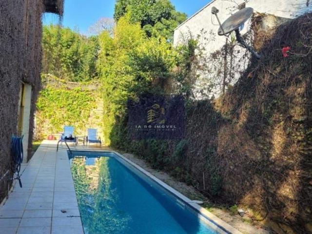 Casa no Interlagos com piscina e area gourmet !